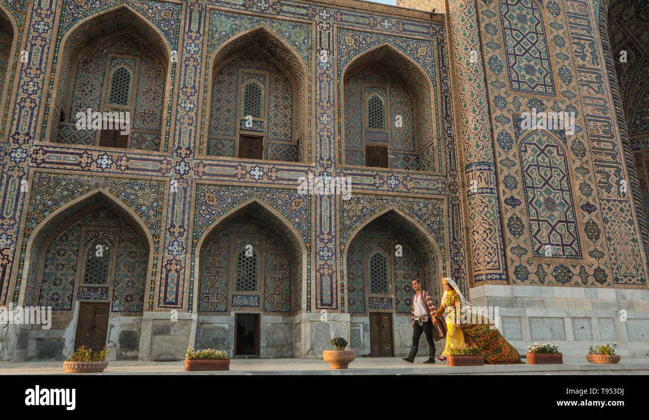 Costume traditionnel ouzbek Banque de photographies et d’images à haute ...