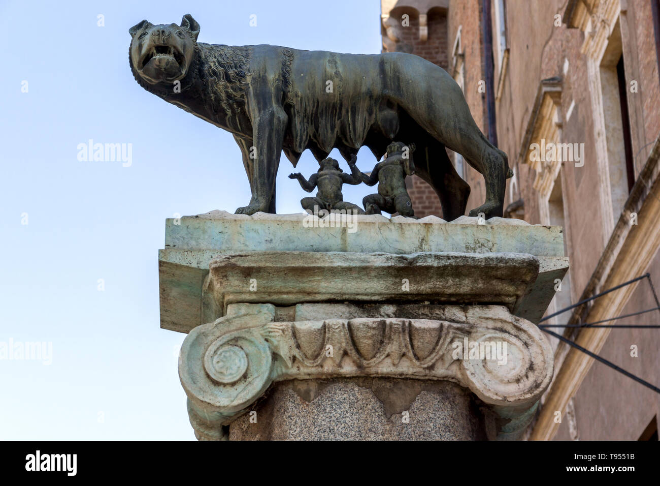 ROME, ITALIE - Le 23 juin 2017 : Statue de loup avec Romulus et Remus ...