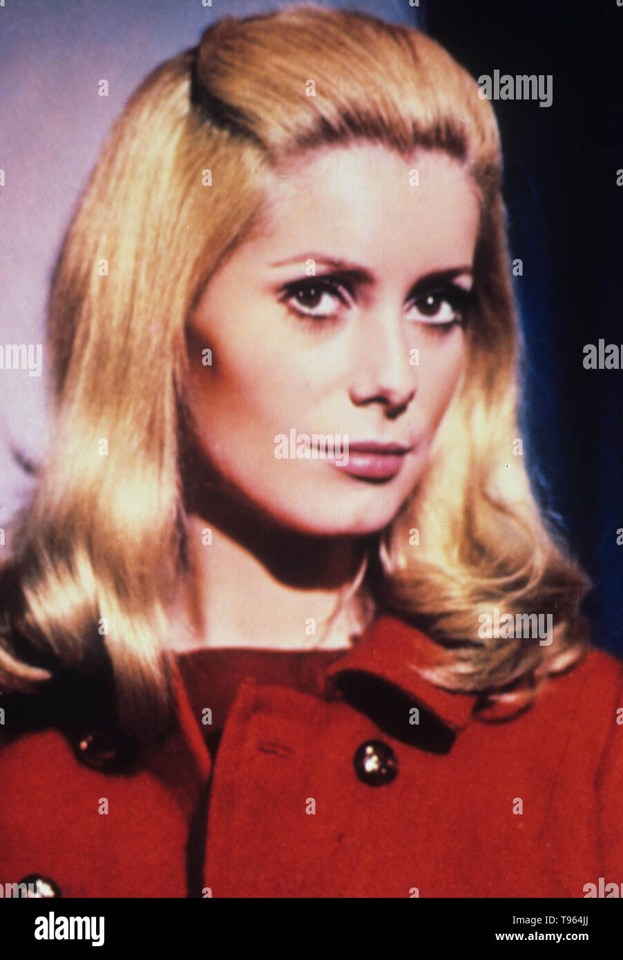 Belle de jour 1967 catherine deneuve Banque de photographies et d’images à haute résolution - Alamy