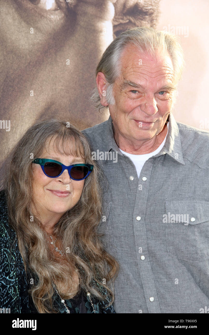 Leon Rippy et son épouse Carol Rippy au HBO'S 'Deadwood' La Premiere ...