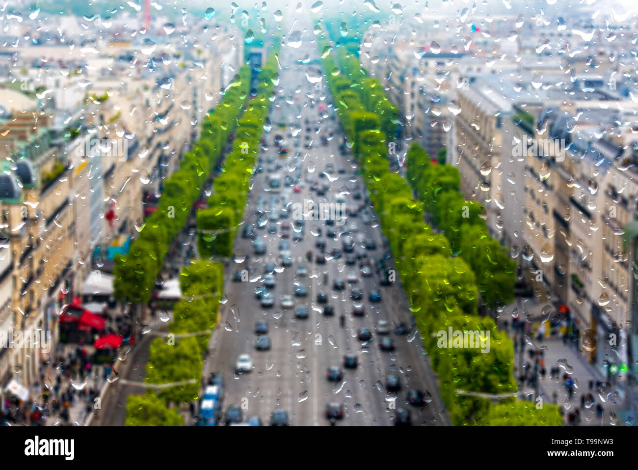 Paris pluie Banque de photographies et d’images à haute résolution - Alamy