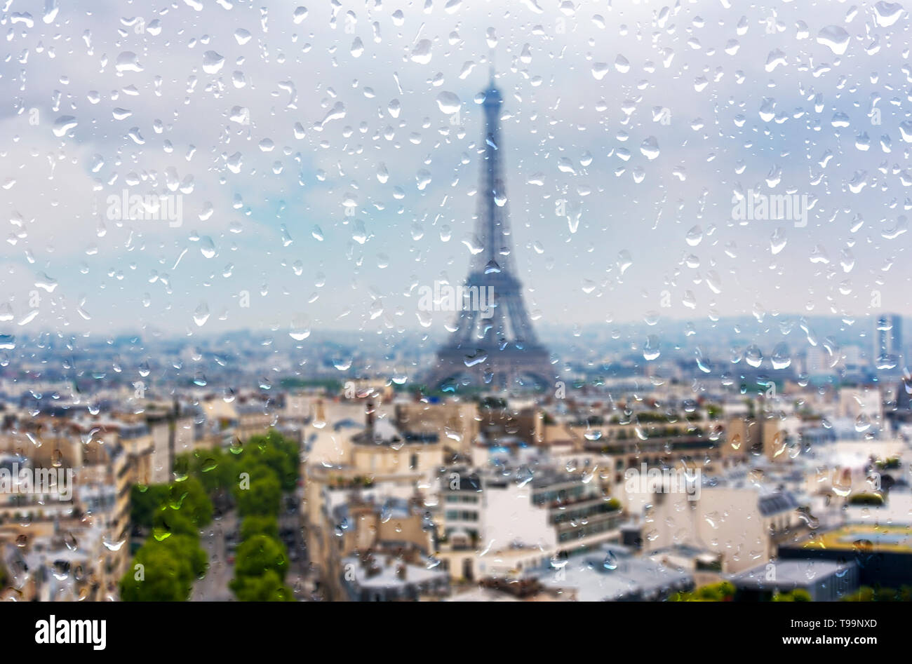 Paris pluie Banque de photographies et d’images à haute résolution - Alamy