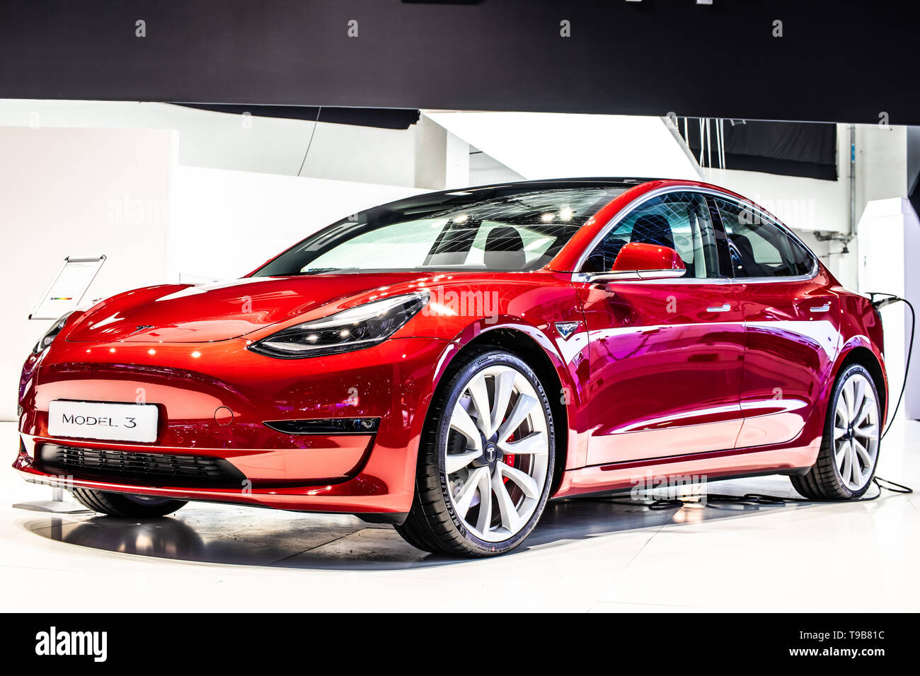 Tesla model 3 Banque de photographies et d’images à haute résolution ...