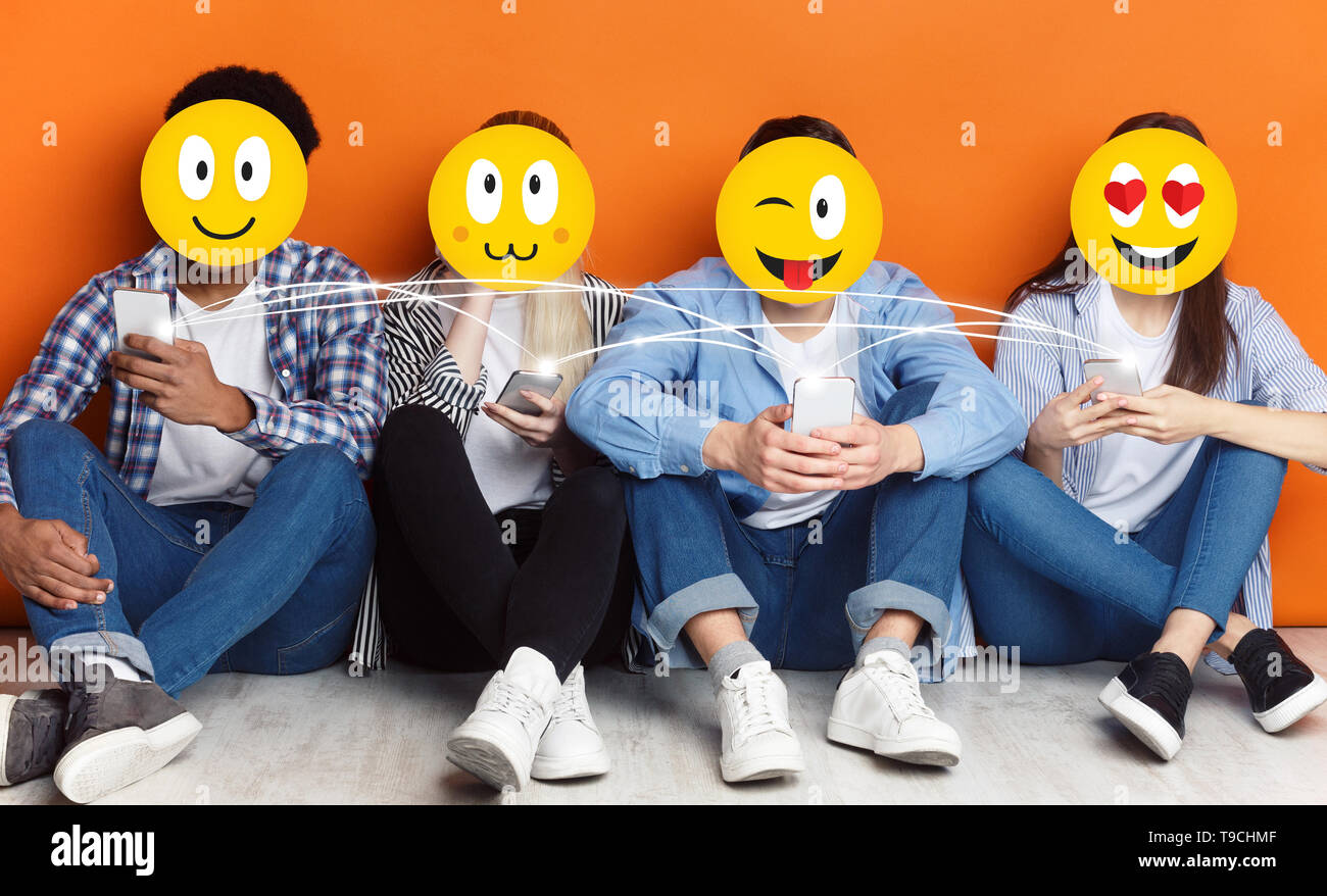 Emoji rougissant Banque de photographies et d’images à haute résolution ...