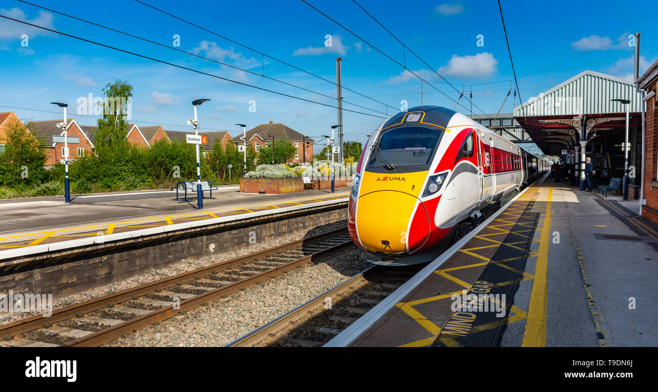 La gare de Grantham, Lincolnshire, Angleterre. Le London North Eastern ...