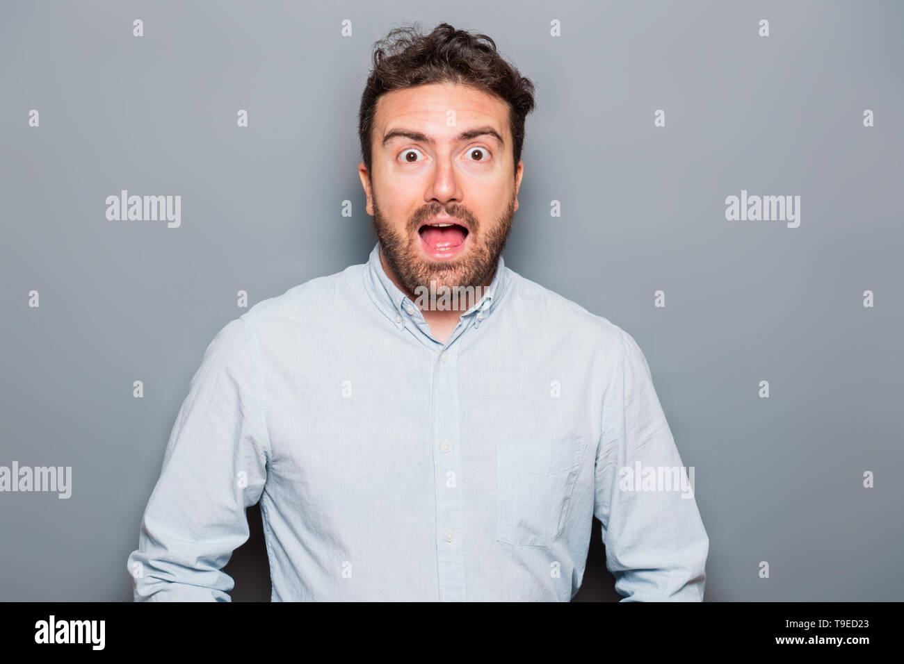 Homme choquant Banque de photographies et d’images à haute résolution ...