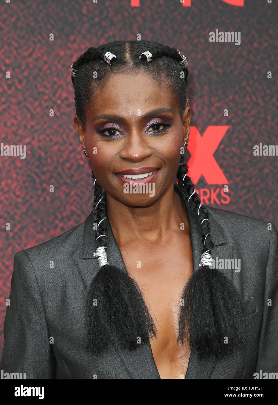 American horror story red carpet Banque de photographies et d’images à ...