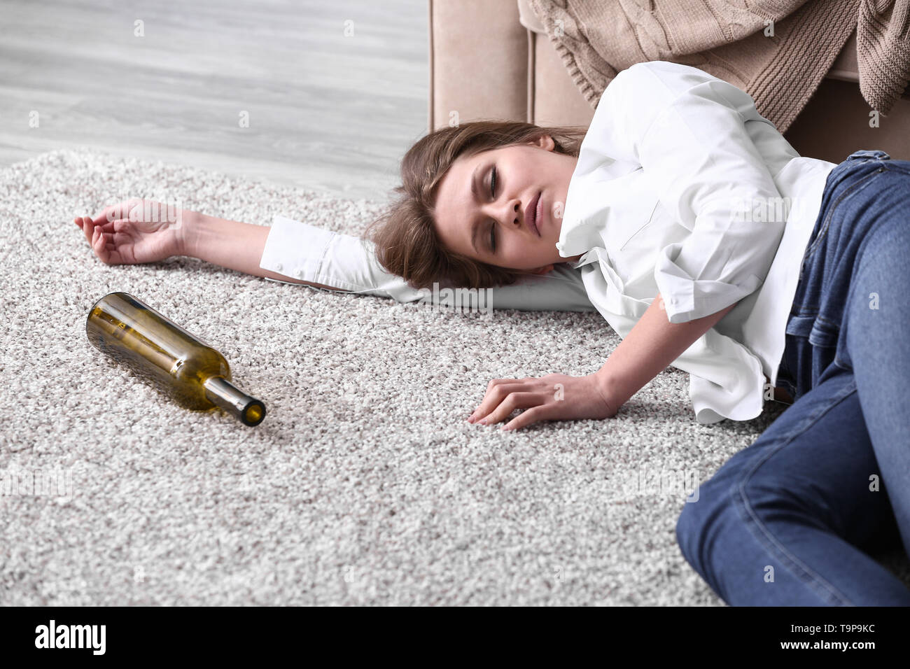 Unconscious drunk Banque de photographies et d’images à haute résolution - Alamy