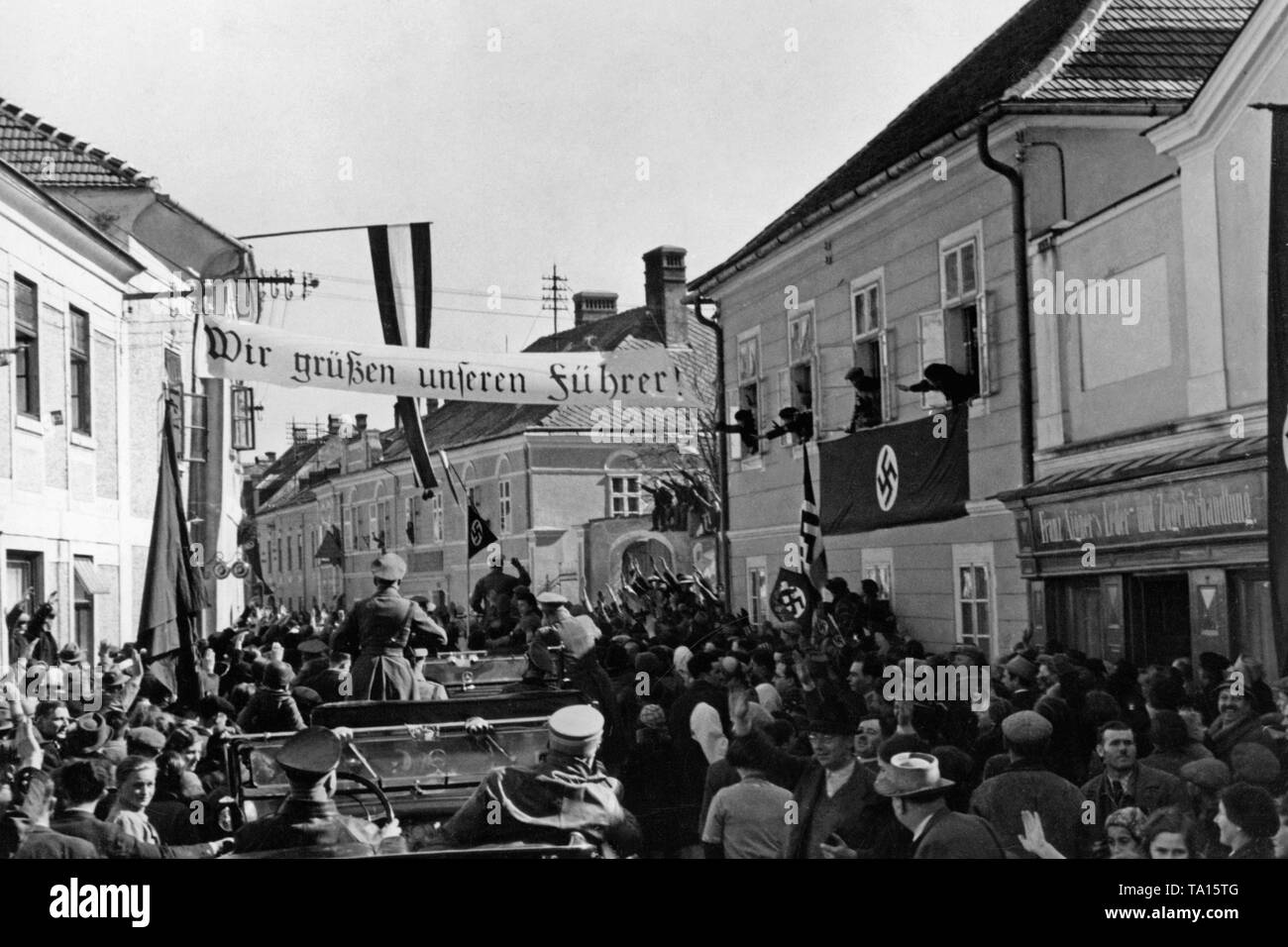 Croix gammée drapeaux adolf hitler Banque de photographies et d’images ...