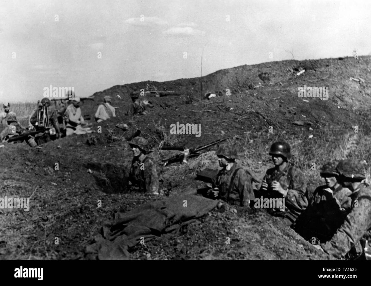 World war ii soviet trenches Banque de photographies et d’images à ...