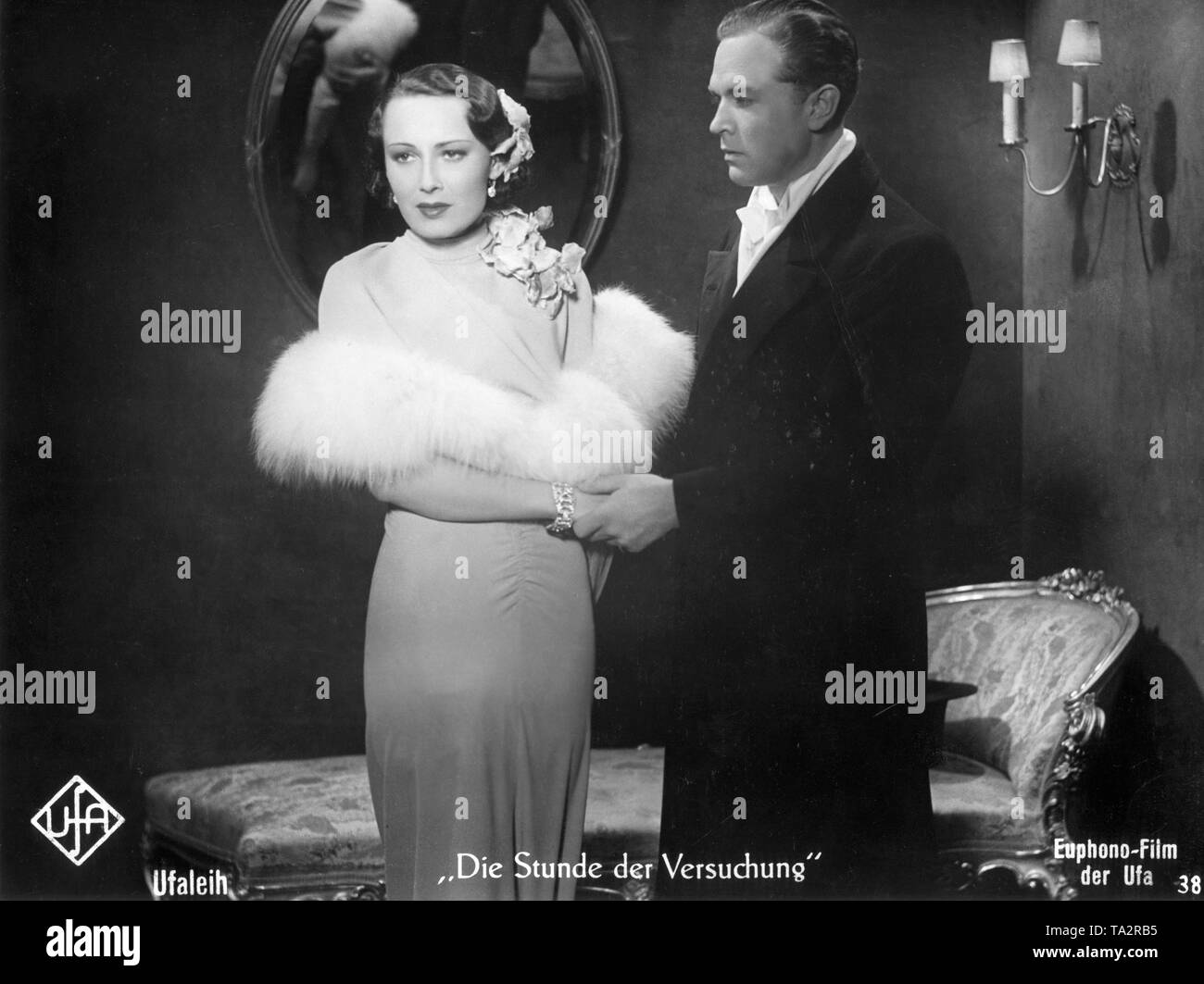 Comme l'avocat Dr. Gustav Froehlich et Leuttern Lida Baarova comme son ...