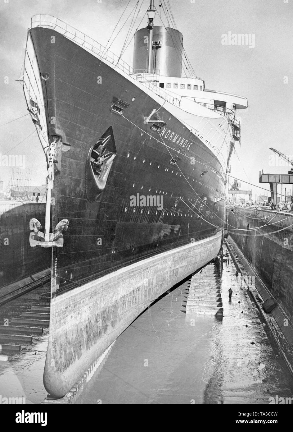 Normandie ship Banque d'images noir et blanc - Alamy