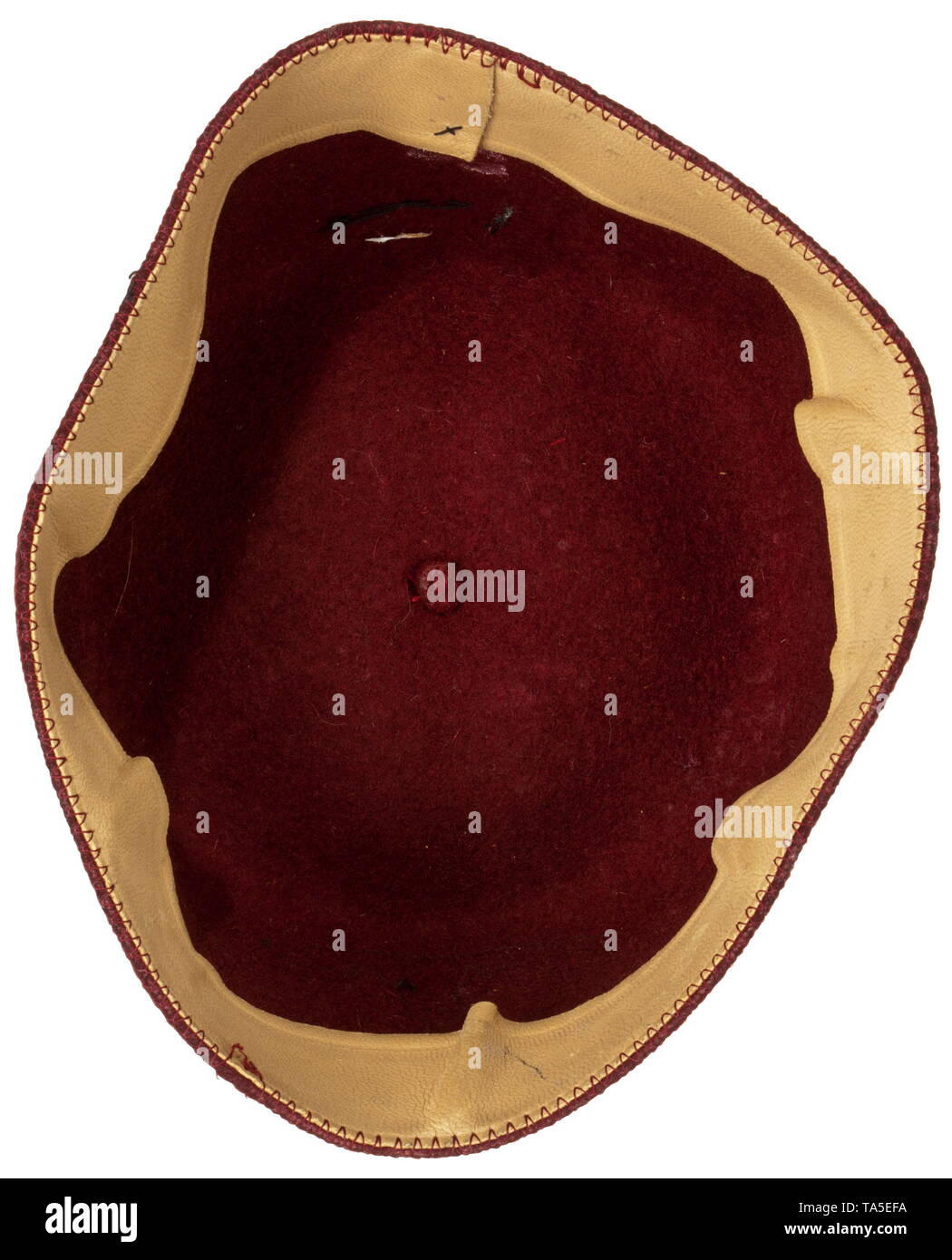 Un fez à l'uniforme des légionnaires musulmans dans la Waffen-SS au ...