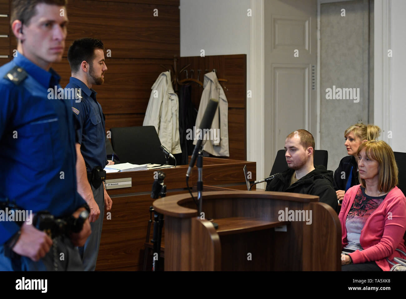 Samer shehadeh Banque de photographies et d’images à haute résolution ...