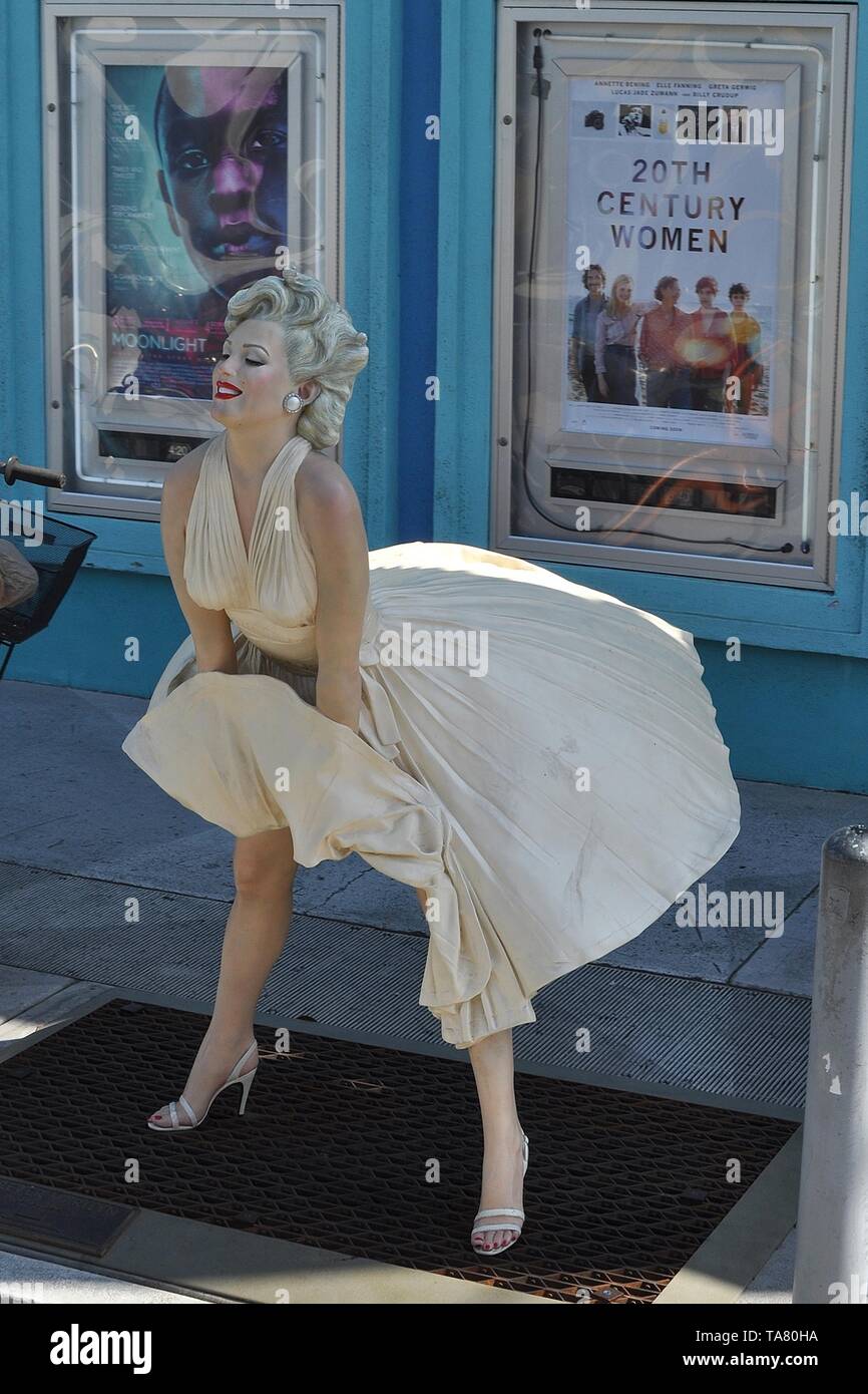 Joe dimaggio and marilyn monroe Banque de photographies et d’images à ...