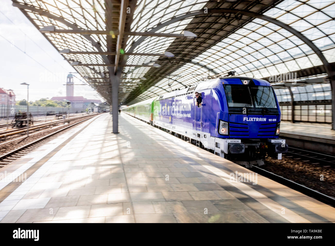 Flix train Banque de photographies et d’images à haute résolution - Alamy