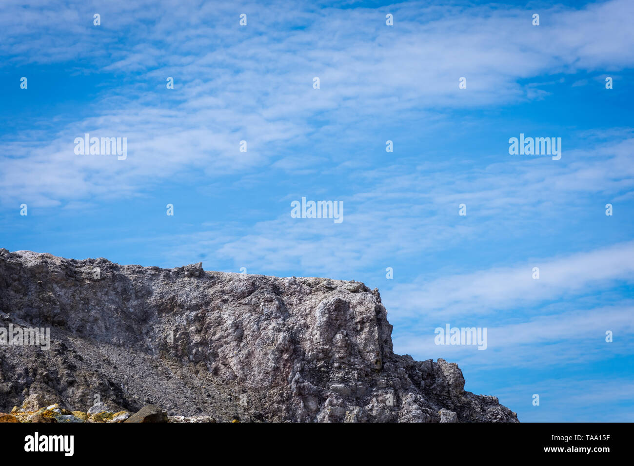 Beau paysage du mont Papandayan. Papandayan Mountain est l'un des ... Beau paysage du mont Papandayan. Papandayan Mountain est l'un des ...