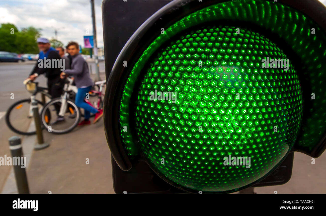 Feux de circulation avec feu vert Banque de photographies et d’images à ...