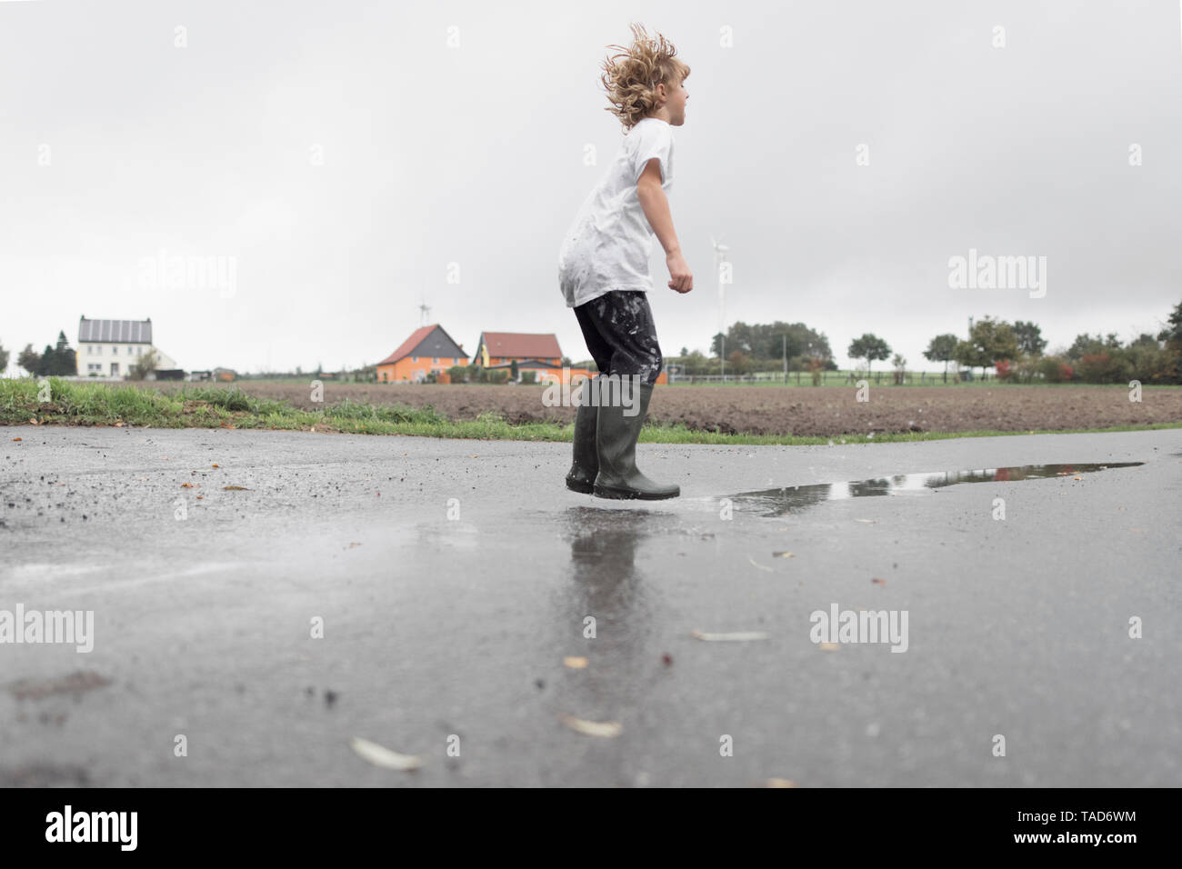 Une flaque Banque de photographies et d’images à haute résolution - Alamy