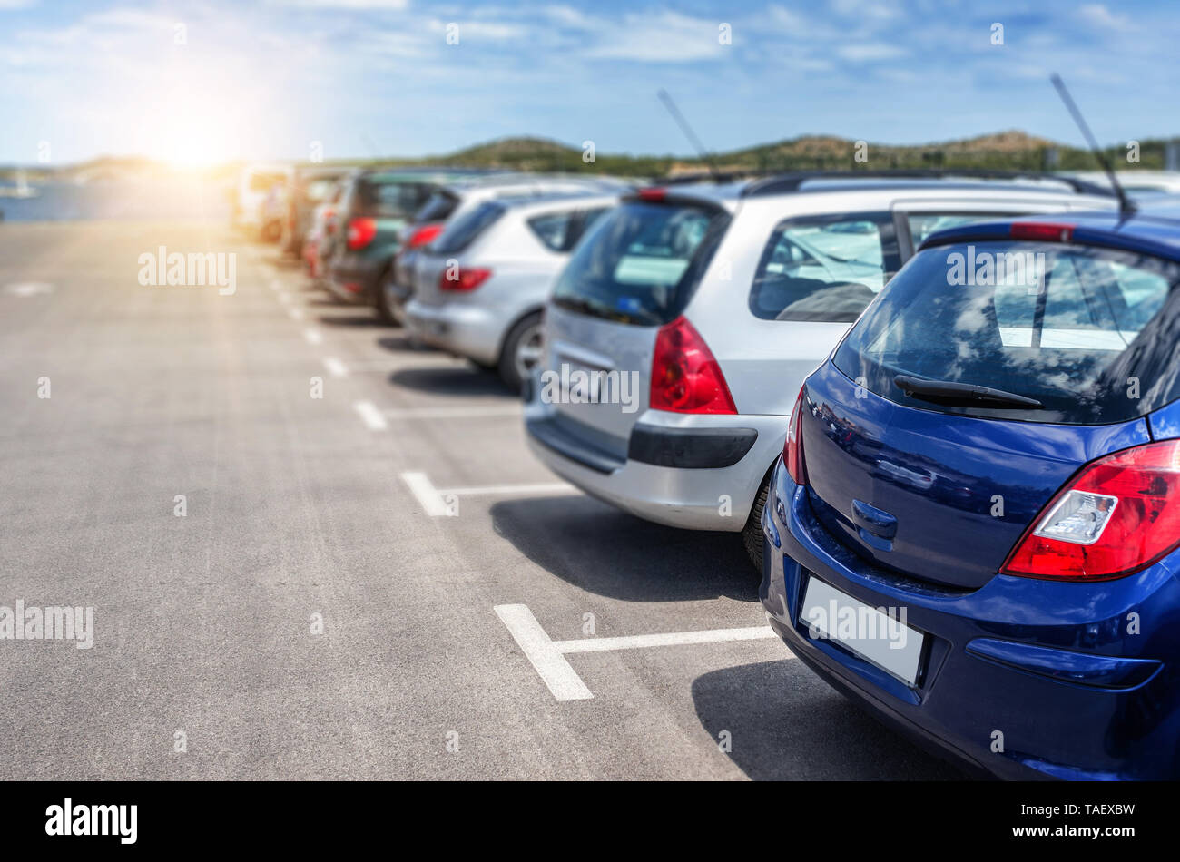 Vue sur la rue parking voitures voiture Banque de photographies et d ...