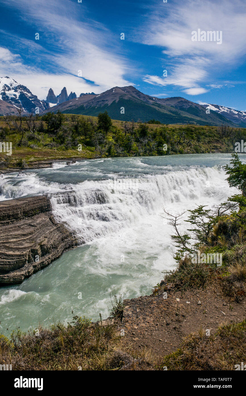 Chutes de rio paine Banque de photographies et d’images à haute ...