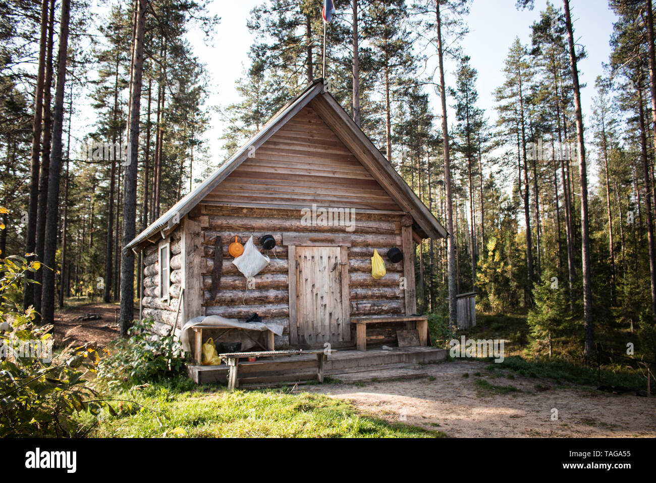 Cabane de garde forestier (Forest lodge, petite maison de garde ...