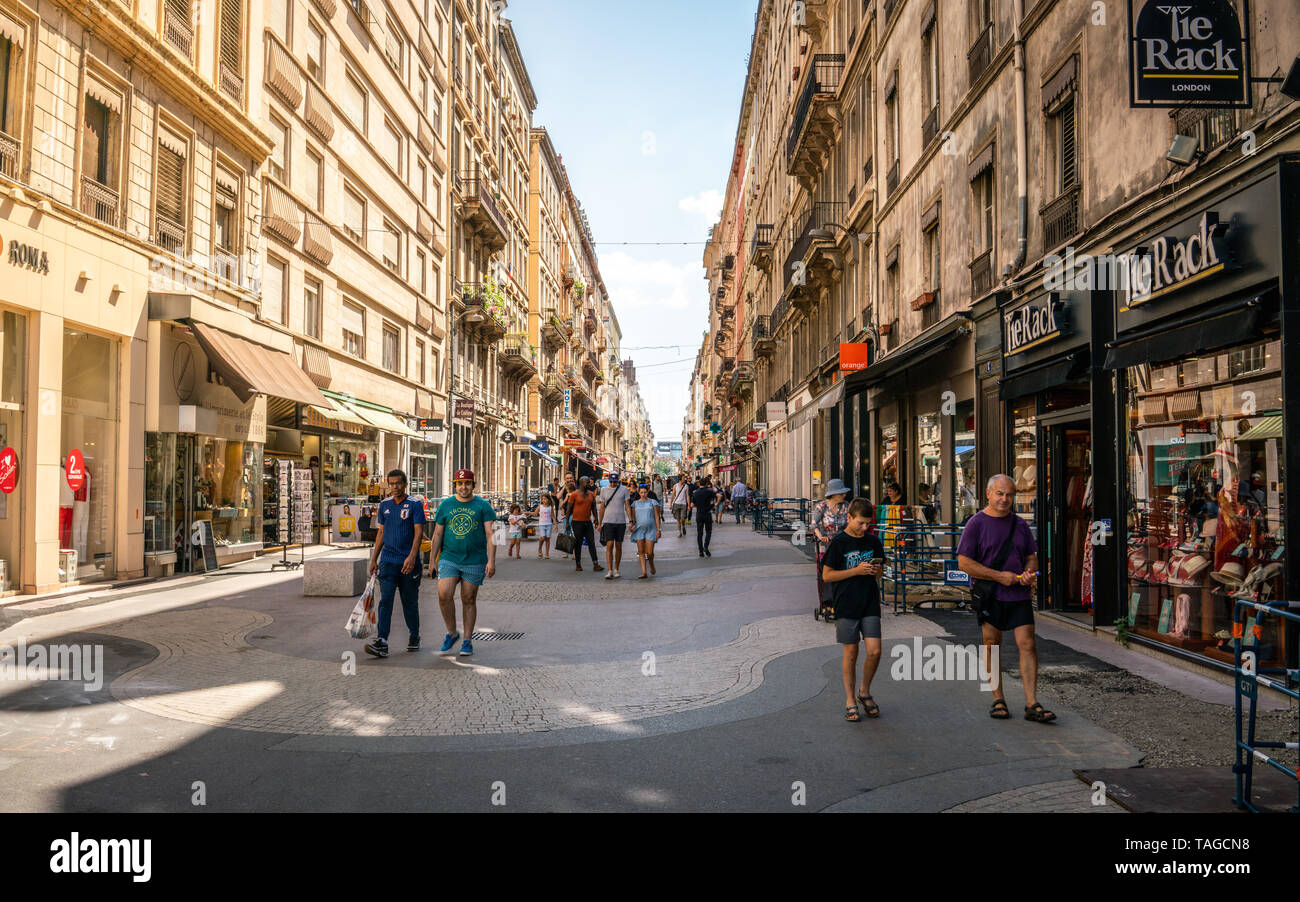 Rue victor Banque de photographies et d’images à haute résolution - Alamy