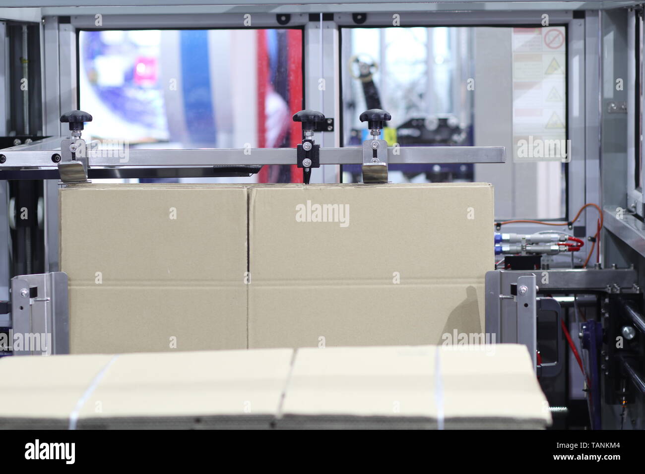 Usine de fabrication d'emballage en carton Banque de photographies et d ...