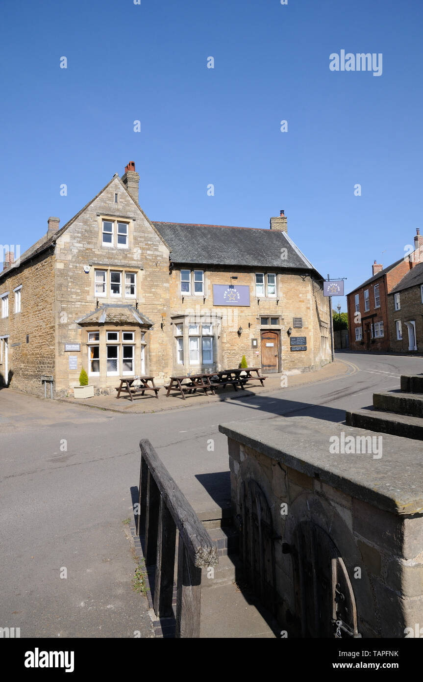 Le Star Inn, Geddington, Northamptonshire, peut être retracée dans les ...