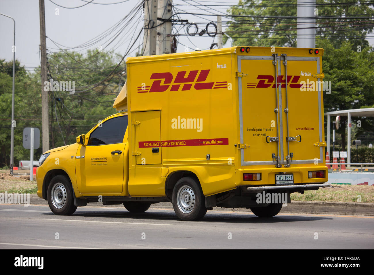 Dhl express delivery van Banque de photographies et d’images à haute ...