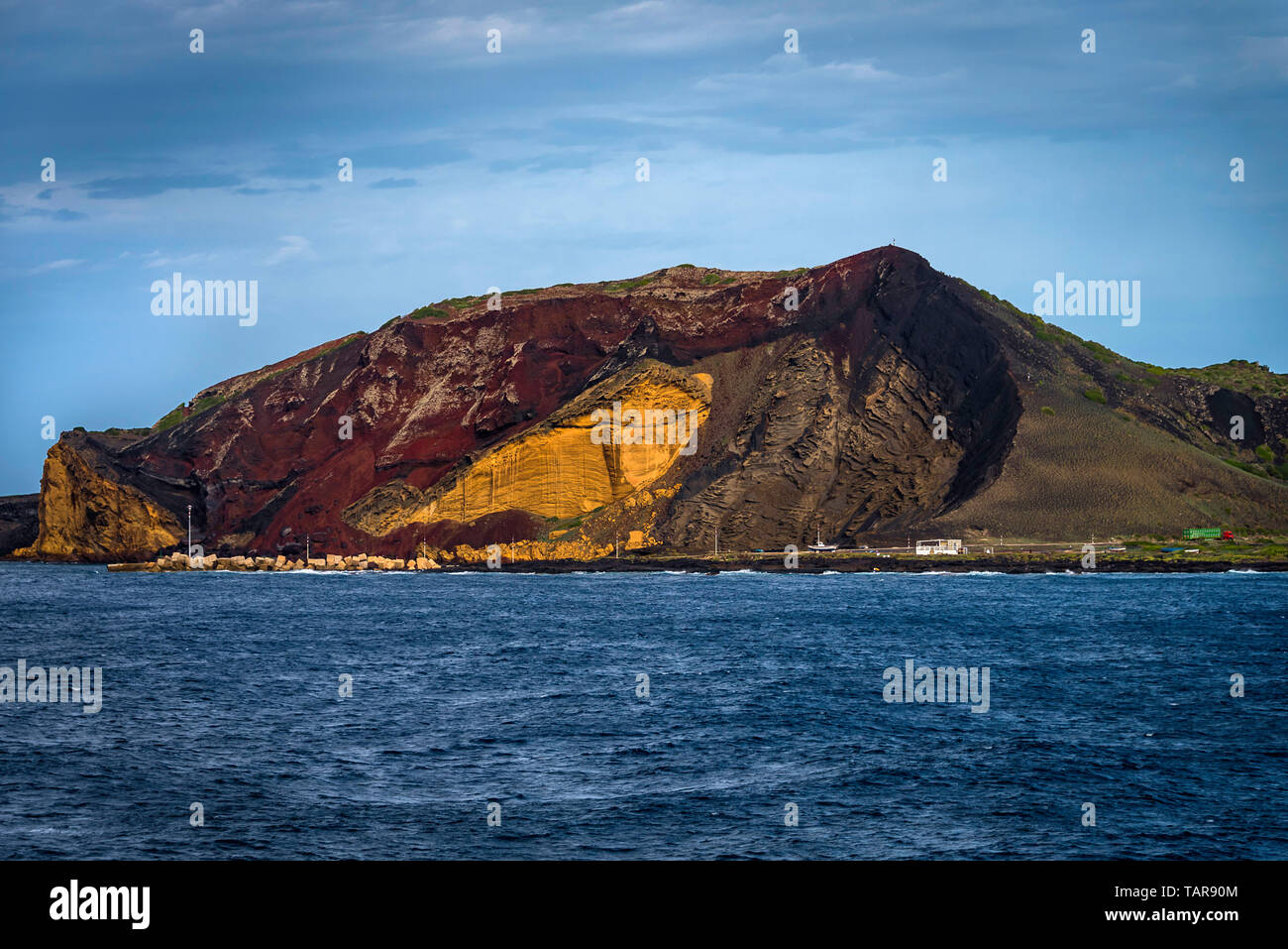 île volcanique Banque de photographies et d’images à haute résolution ...