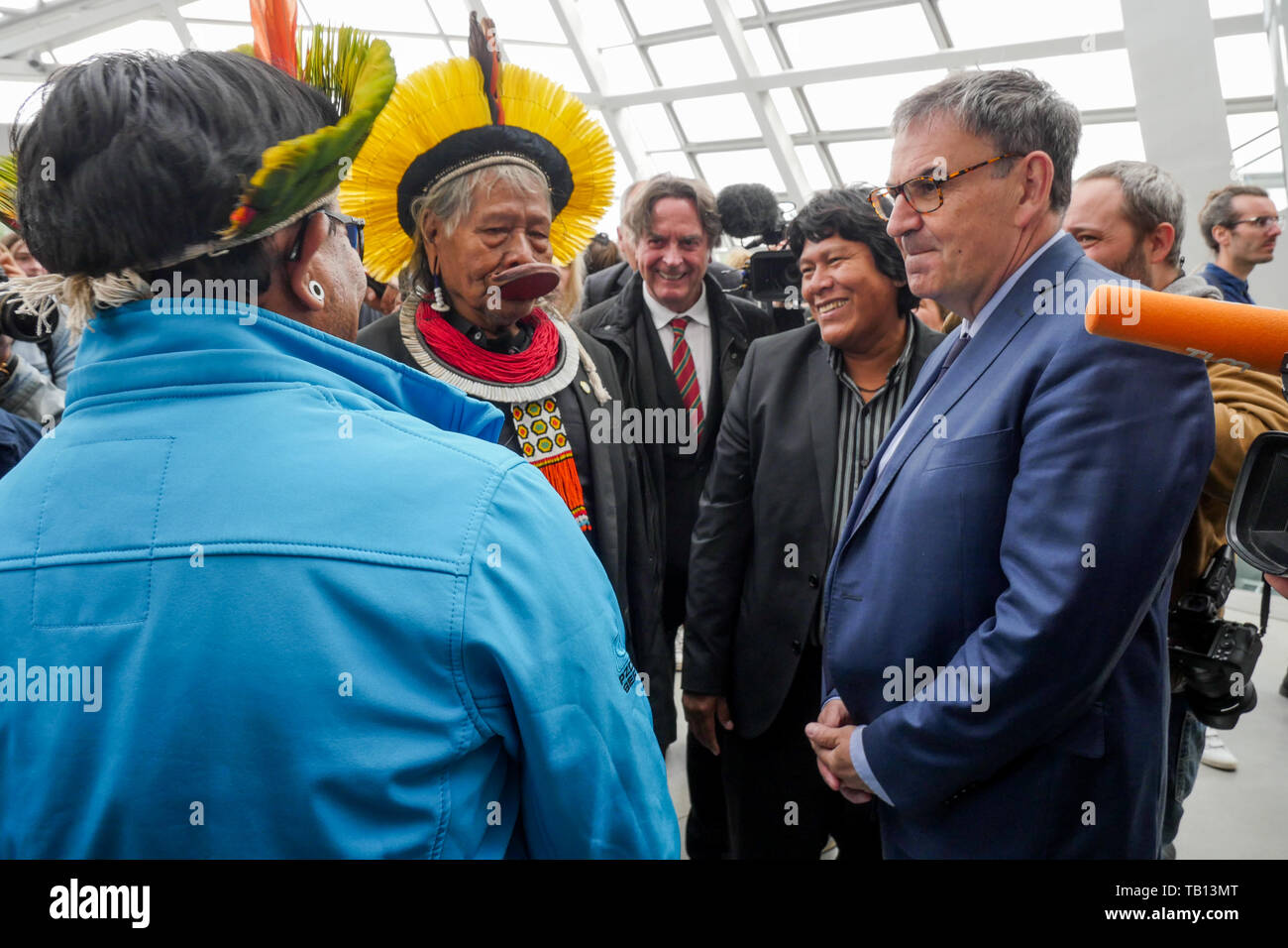 Chief raoni Banque de photographies et d’images à haute résolution - Alamy