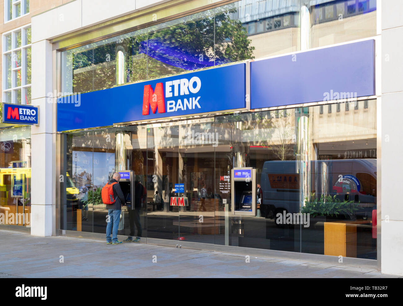 Distributeur Automatique De Billets De Banque Banque d'image et photos ...