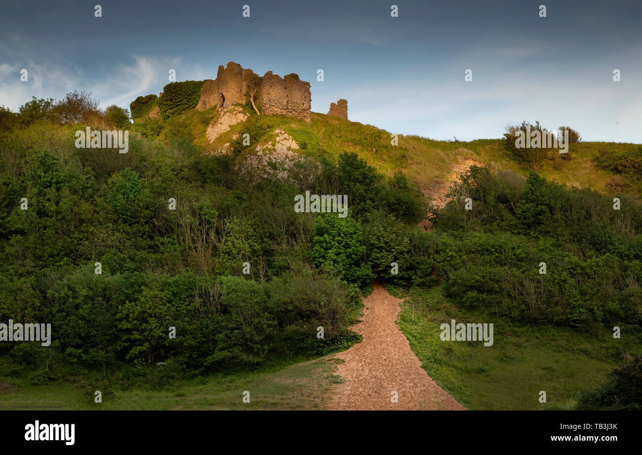Ruines du château de pennard Banque de photographies et d’images à ...