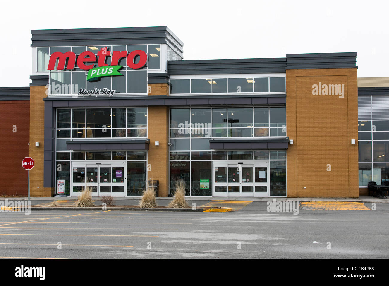 Metro grocery Banque de photographies et d’images à haute résolution ...