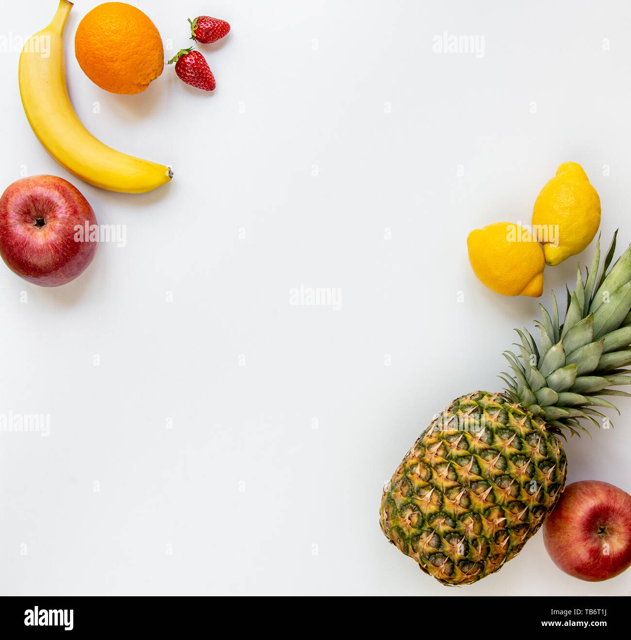 Fruits sur fond blanc Banque de photographies et d’images à haute ...