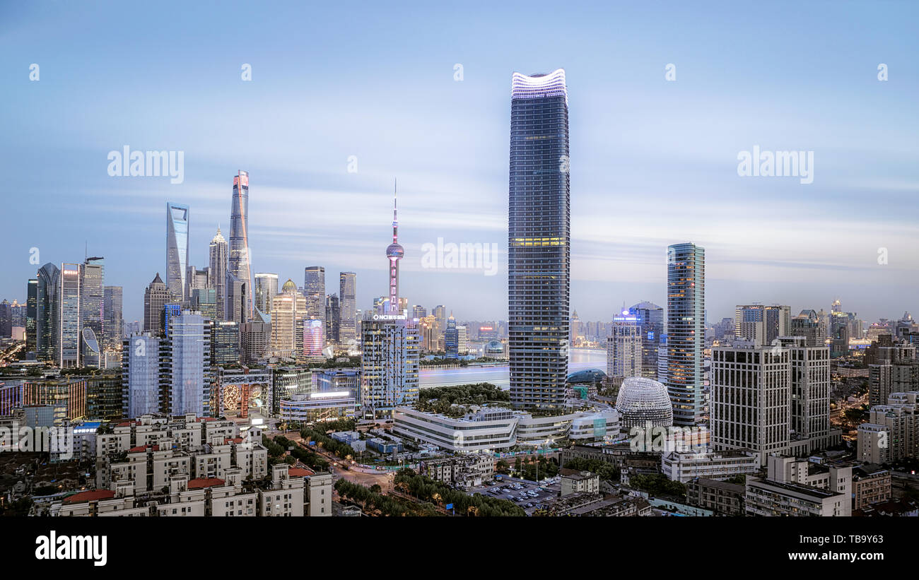 Shanghai magnolia plaza Banque de photographies et d’images à haute ...