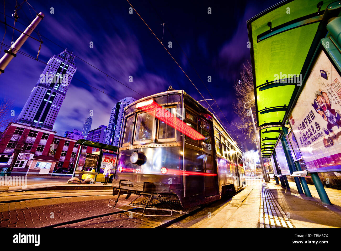 Tramway dalian Banque de photographies et d’images à haute résolution ...