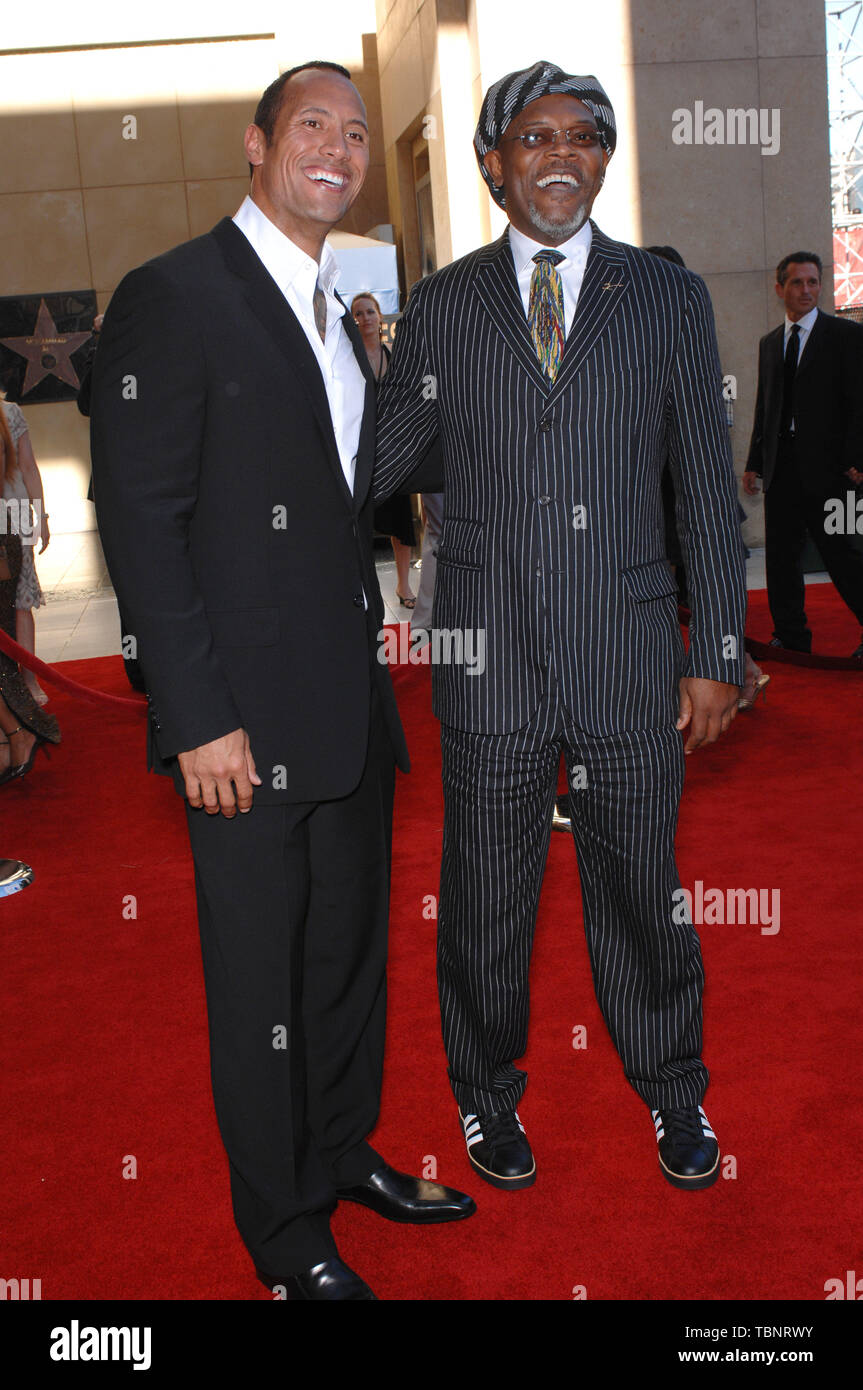 Dwayne johnson and samuel l jackson Banque de photographies et d’images ...