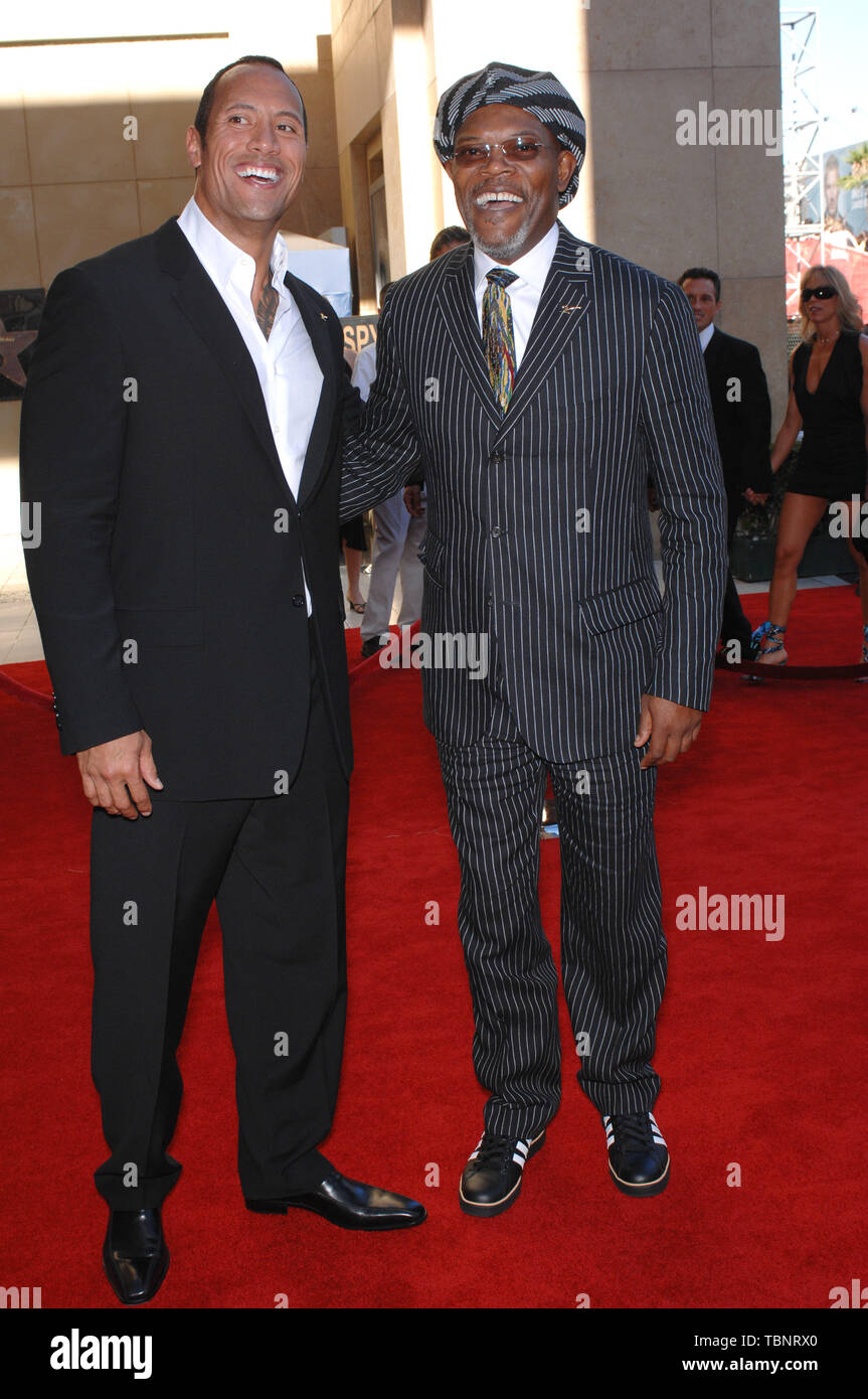 Dwayne johnson and samuel l jackson Banque de photographies et d’images ...