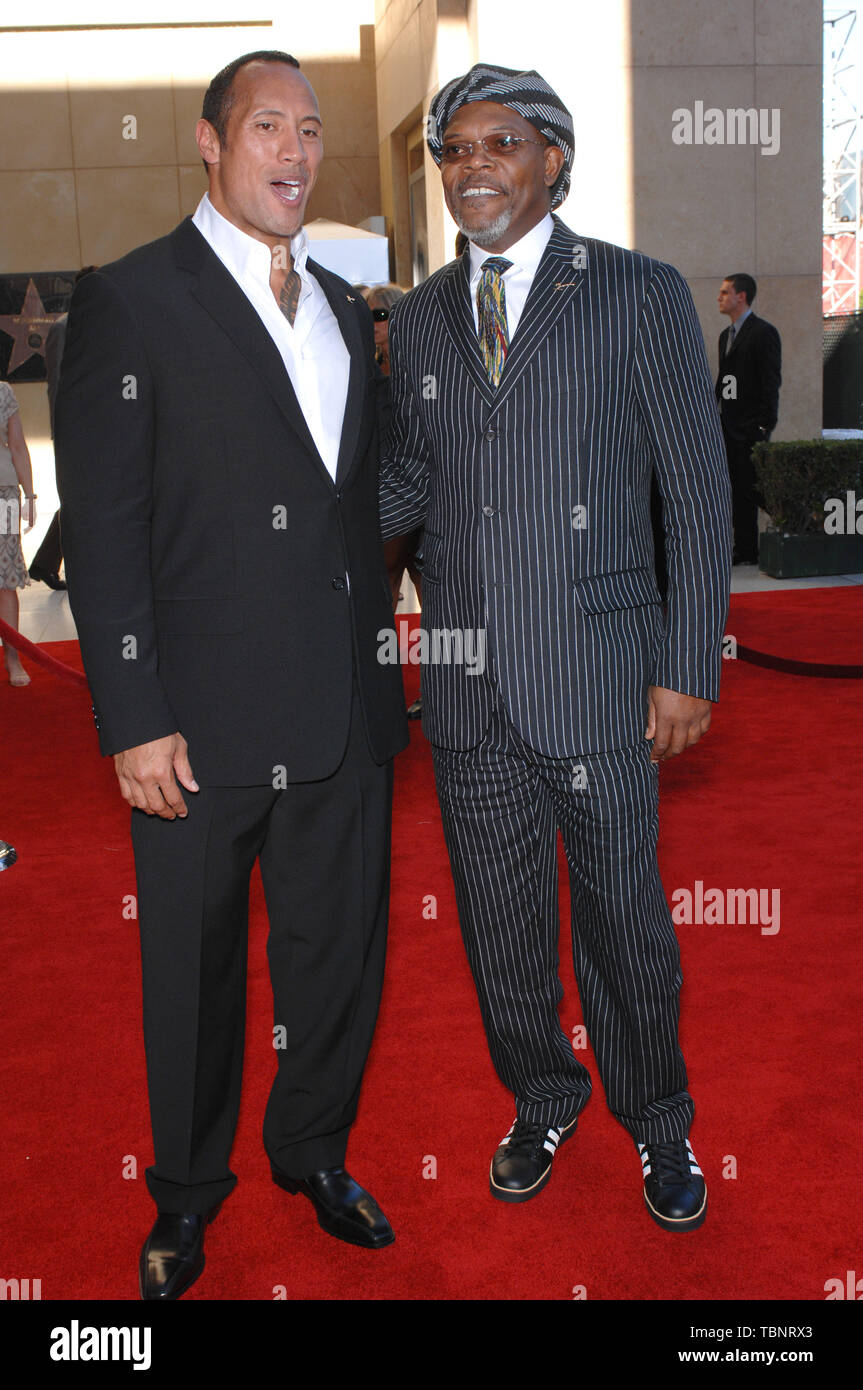 Dwayne johnson and samuel l jackson Banque de photographies et d’images ...