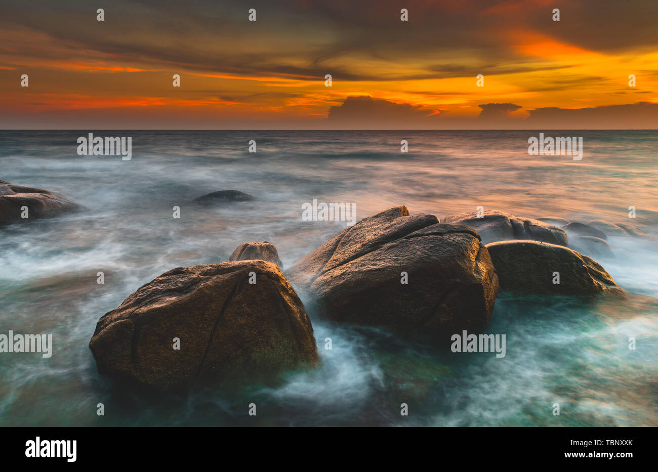 Paysage Sombre Paysage Marin Banque d'image et photos - Alamy