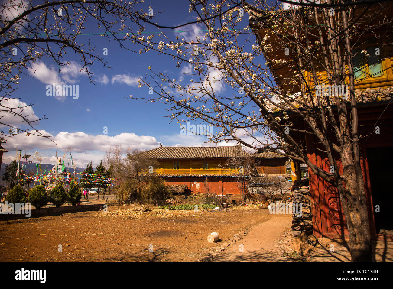 Peuple mosuo Banque de photographies et d’images à haute résolution - Alamy