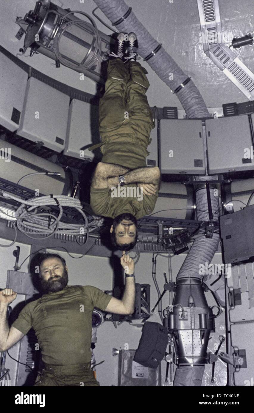 William r pogue Banque de photographies et d’images à haute résolution ...