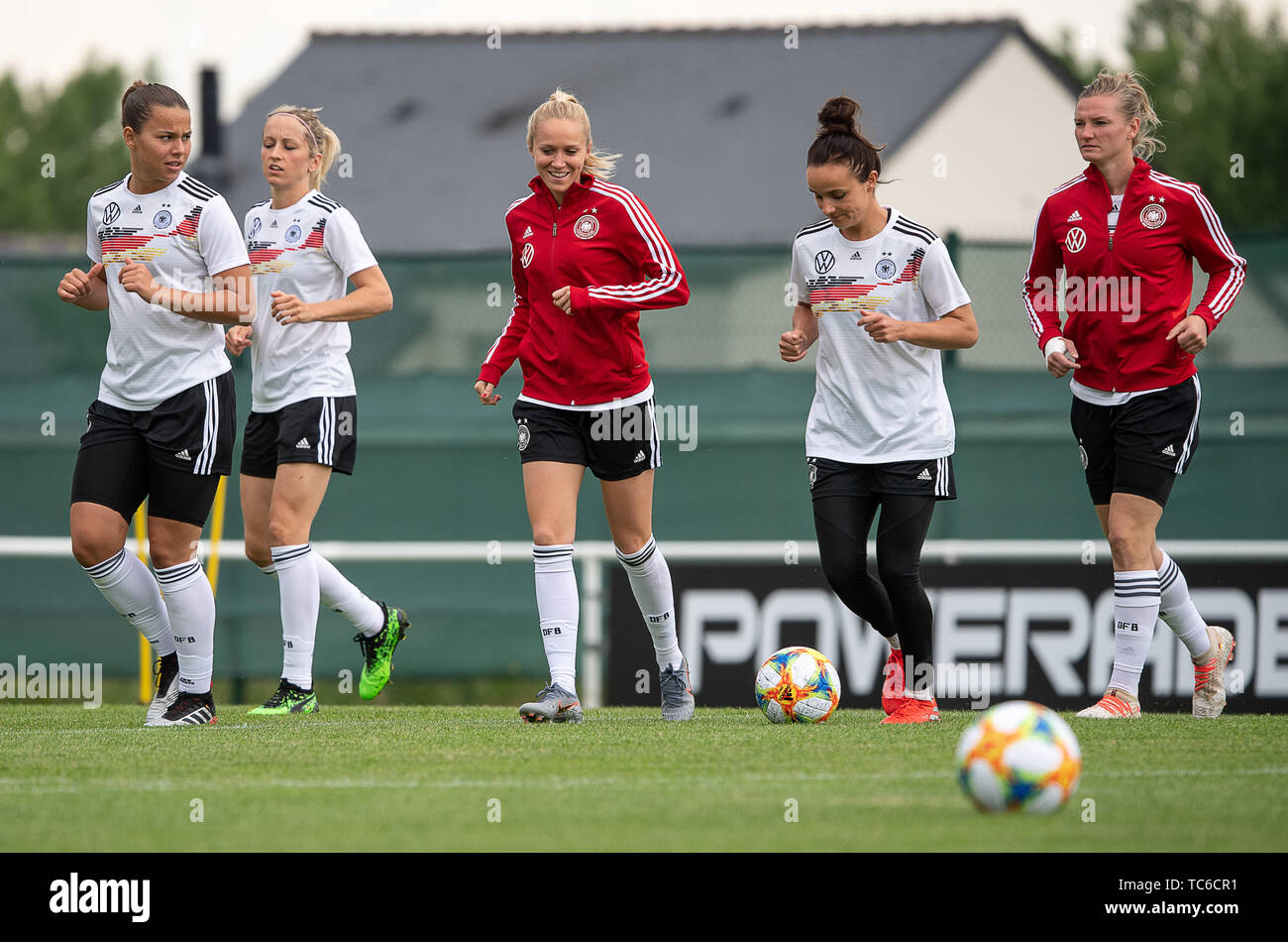 05 juin 2019, la France (France), Pont-Péan : Lena Oberdorf (l-r ...