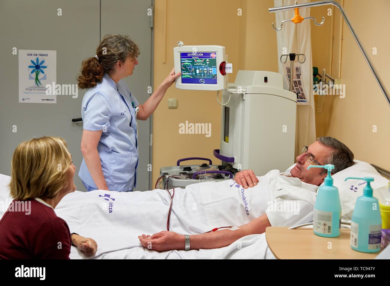 Woman hospital bed blood Banque de photographies et d’images à haute ...