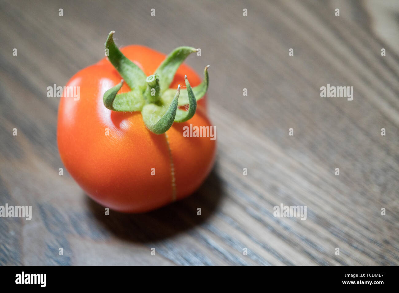Tomate rouge simple Banque de photographies et d’images à haute ...