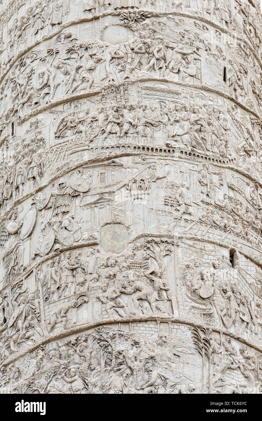 La colonne Trajane, triomphe romain monument construit par l'empereur ...