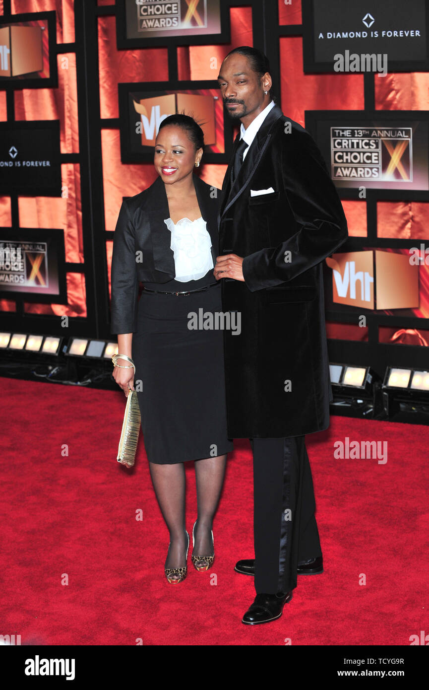 Snoop dogg and his wife Banque de photographies et d’images à haute ...