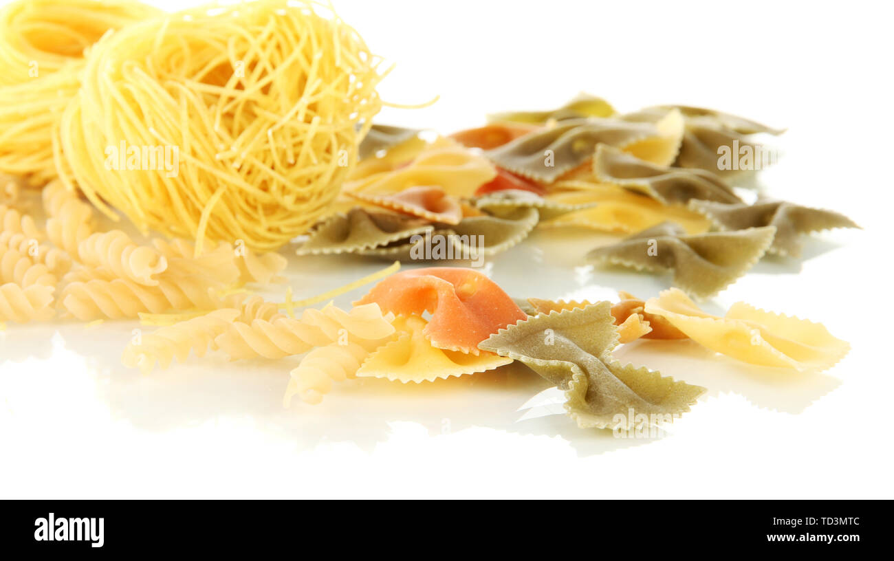 Différents types de pâtes isolated on white Photo Stock - Alamy